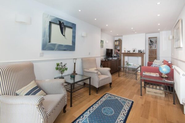 Dunmow Hall – Barnes – Bauhaus