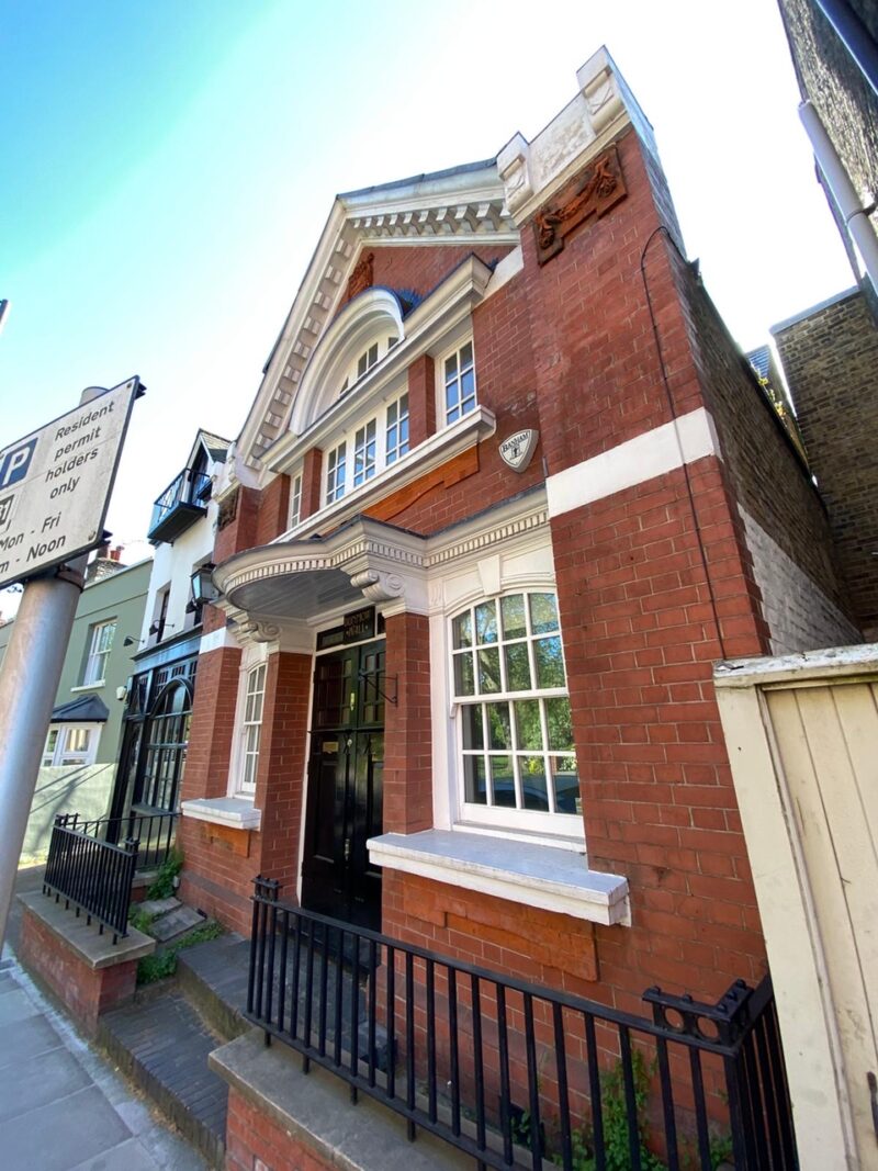 Dunmow Hall – Barnes – Bauhaus